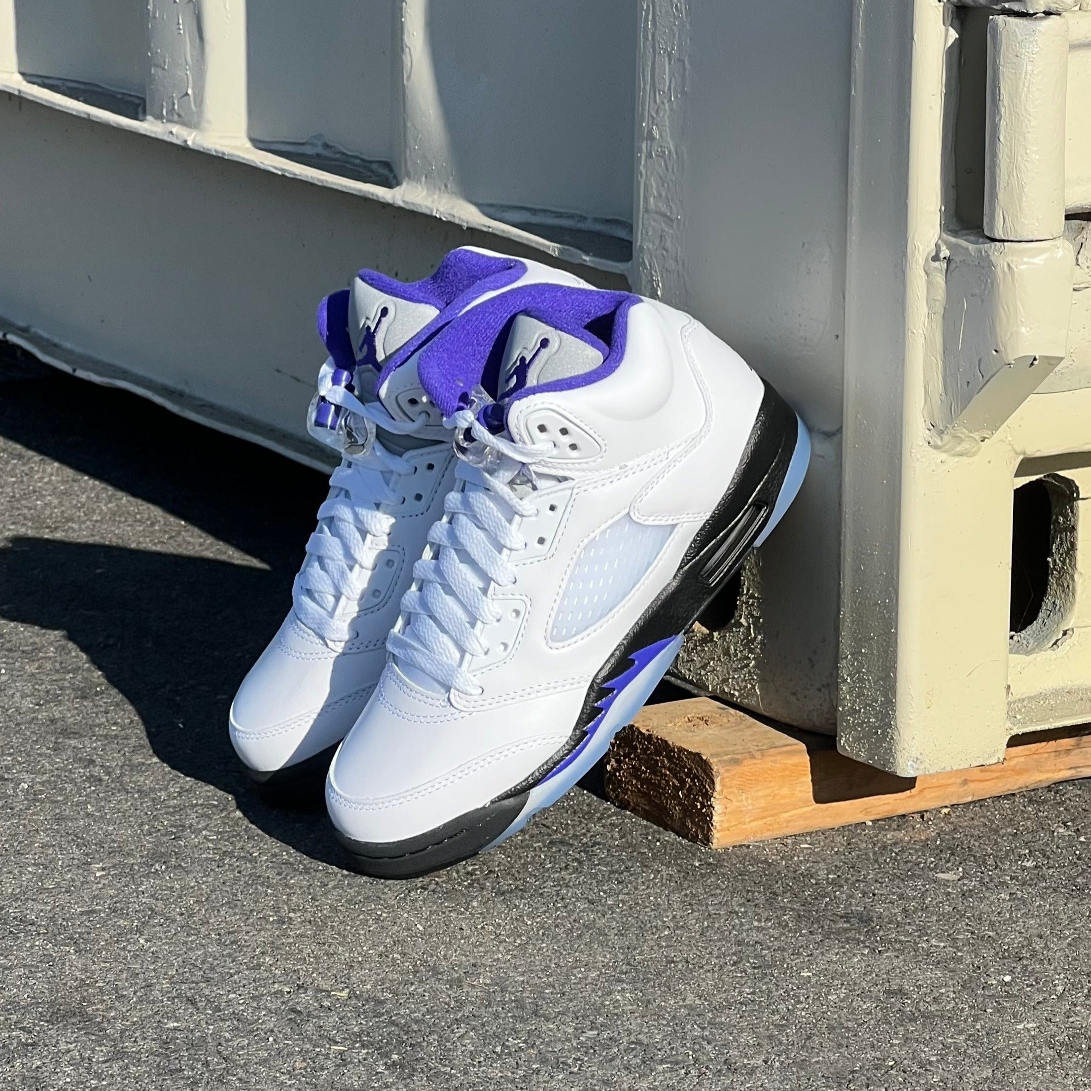 Retro 5 Grapes On Feet
